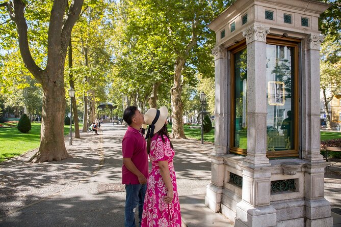 Zagreb photosession tour with guide and professional photographer - The Itinerary: A Closer Look