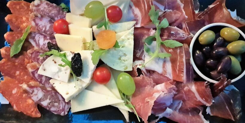 Zagreb: Private Food and History Walking Tour with Tastings - What to Expect from the Zagreb Food and History Tour