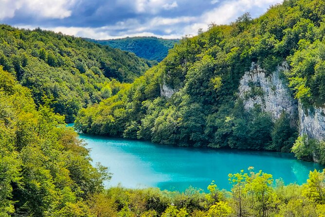 Zagreb to Split via Plitvice Lakes Private Transfer or Vice Versa - Inclusions and Vehicle Information