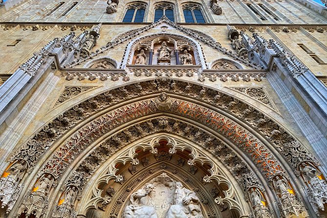 Zagreb Unveiled: Private Walking Tour With a Local Guide - The Funicular Ride and Hidden Wartime Tunnel