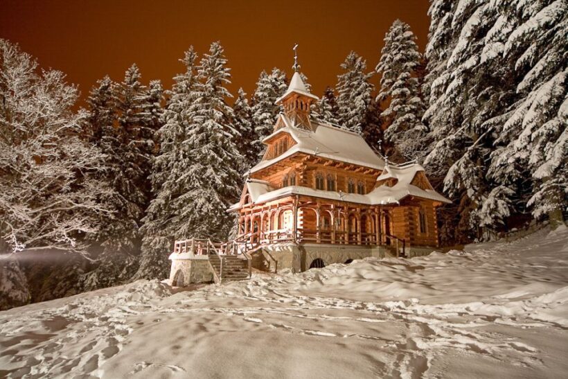 Zakopane and Chocholow Thermal Baths Tour from Krakow - Authenticity and Cultural Insights