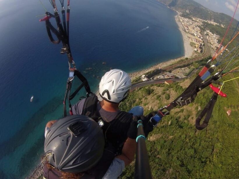 Zambrone: Paragliding Experience - A Closer Look at the Paragliding Adventure in Zambrone