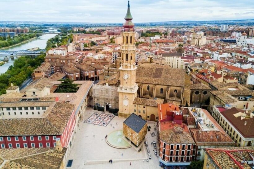 Zaragoza : Private Custom Walking Tour with a Local Guide - Who Will Benefit Most?