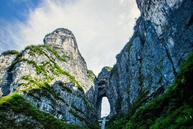 Zhangjiajie WEST high-speed Train Station to Fenghuang hotel - FAQ