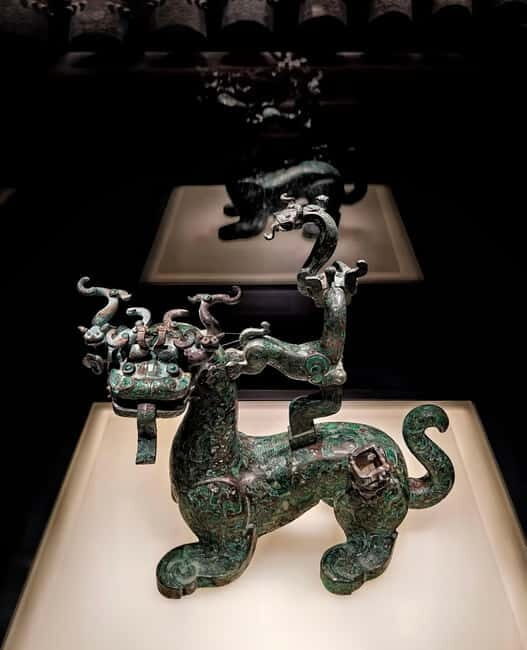 Zhengzhou: Cultural Alleys, Handicraft, and Night Market - Discovering Zhengzhou: A Practical and Authentic Tour