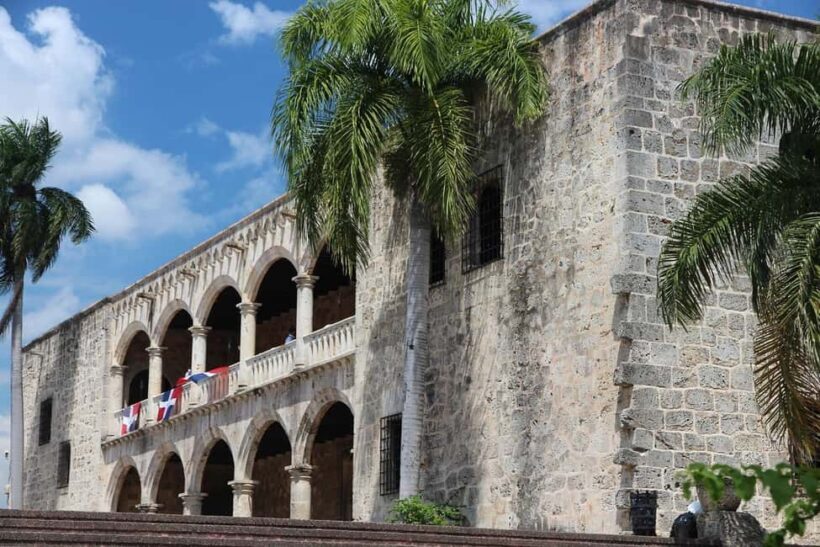 Zona Colonial Hictorical Tour with a local artist - The Heart of the Colonial Zone in Santo Domingo