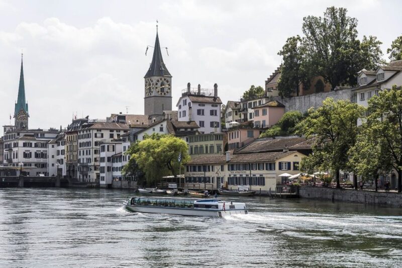 Zürich: 2-Hour Sightseeing Bus Tour - Cultural and Historical Insights