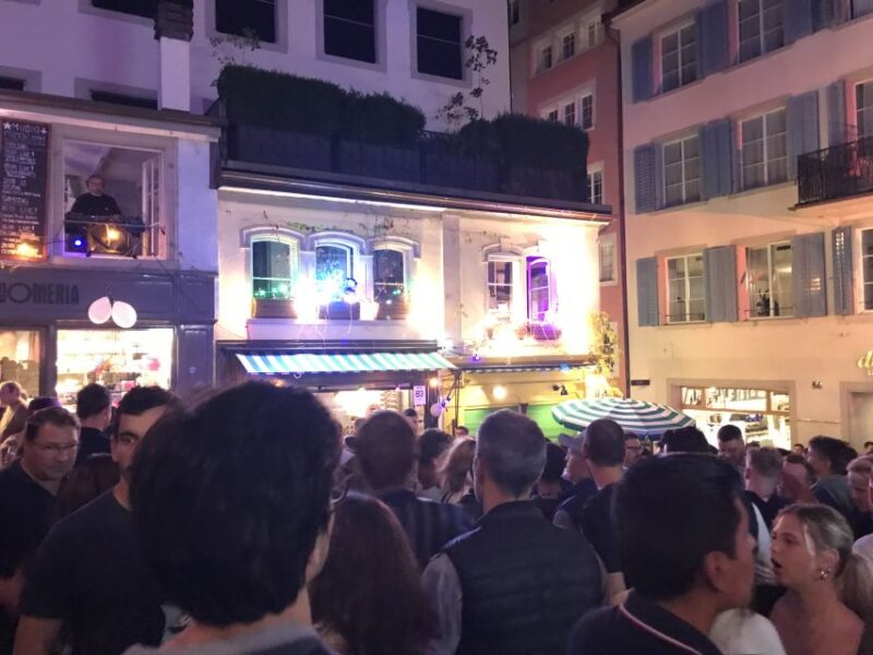 Zurich: Bar Tour - Unique Swiss Liqueur Tasting