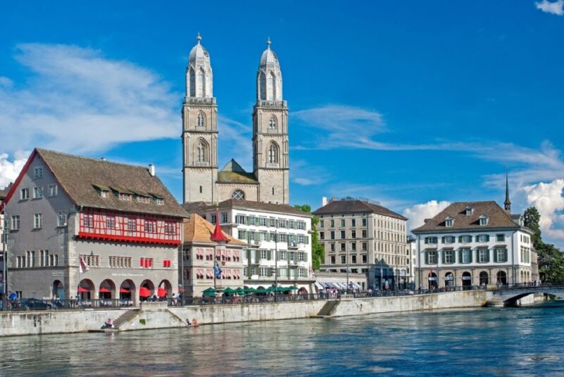 Zurich: City Sightseeing Tour With Lake Cruise - Itinerary and Highlights