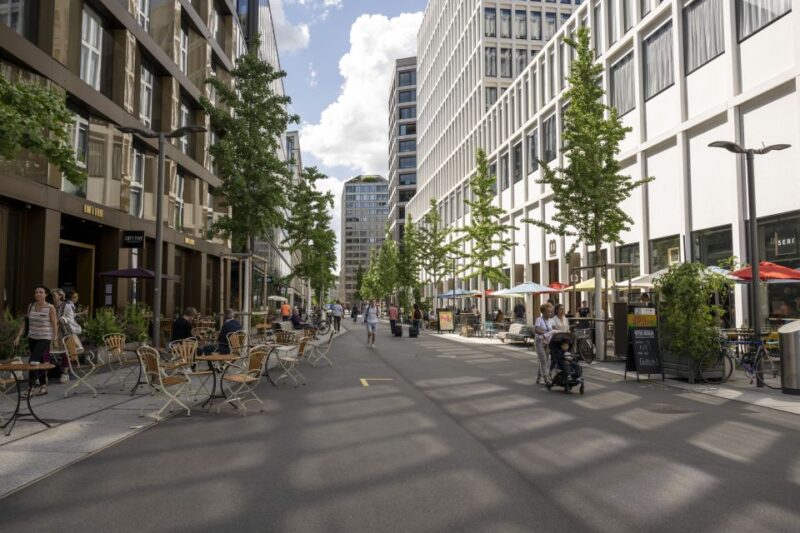 Zurich: City Walking Tour Made in Zurich - Tour Highlights