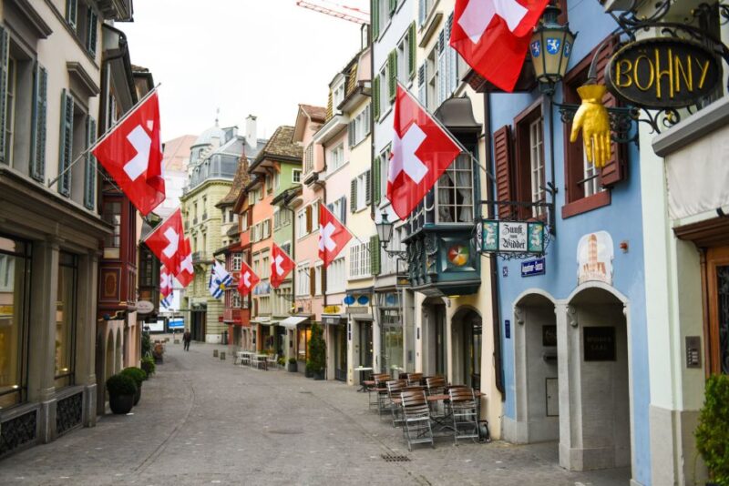 Zurich Discovery Walking Tour - Discovering the Charm of Niederdorf