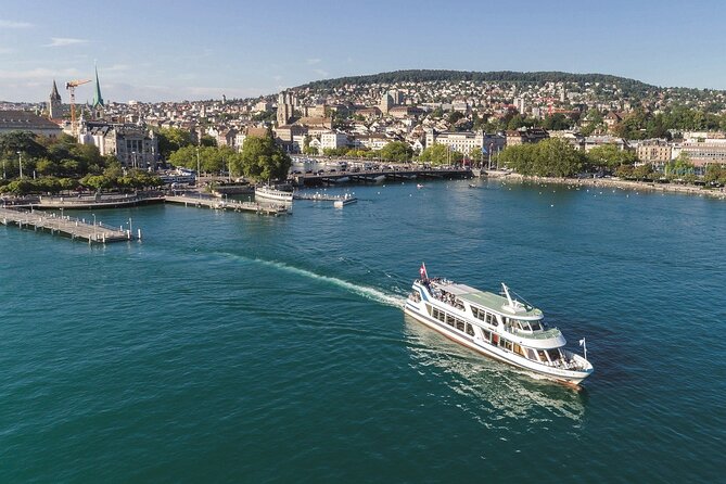 Zurich Highlights City Tour With Lake Cruise - Exploring Zurichs Rich History and Architecture