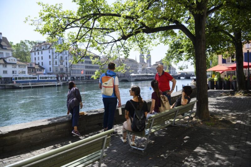 Zurich: Highlights Walking Tour With a Local Guide - Key Points