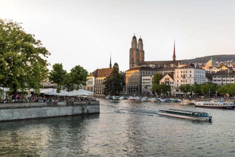 Zurich: Highlights Walking Tour With a Local Guide - Capturing Iconic Architectural Wonders