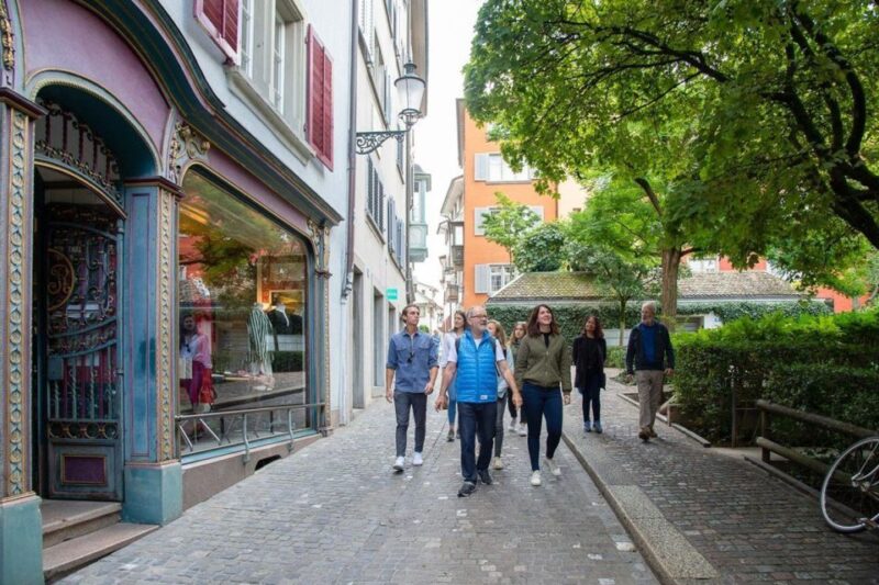 Zurich Old Town Walking Tour: 2-Hours - Discovering Zurichs Rich History