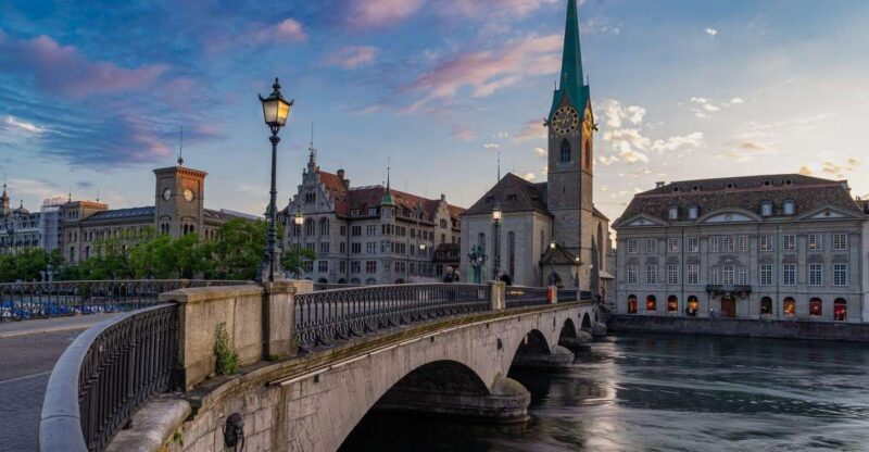 Zurich Private Walking Tour - The Fraumünster Cathedral and Chagalls Stained Glass