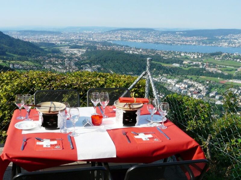 Zurich: Sightseeing and Gourmet Tour With Cheese Fondue - Tour Experience