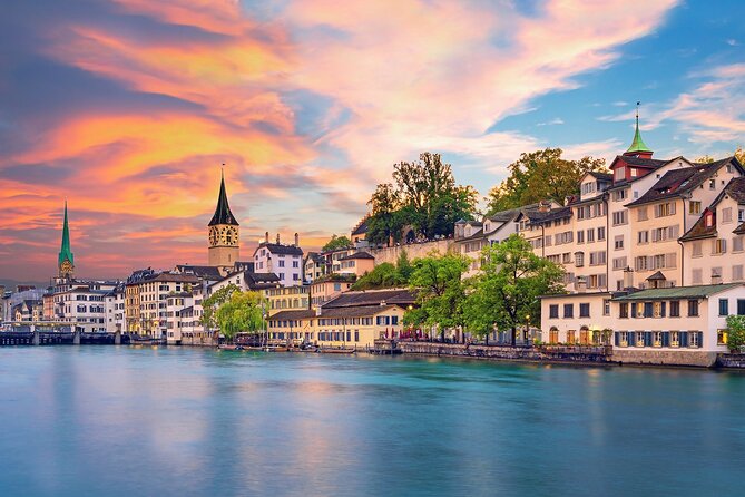 Zurich Small-Group Walking Tour Including a Lake Cruise - Exploring Zurich Old Town